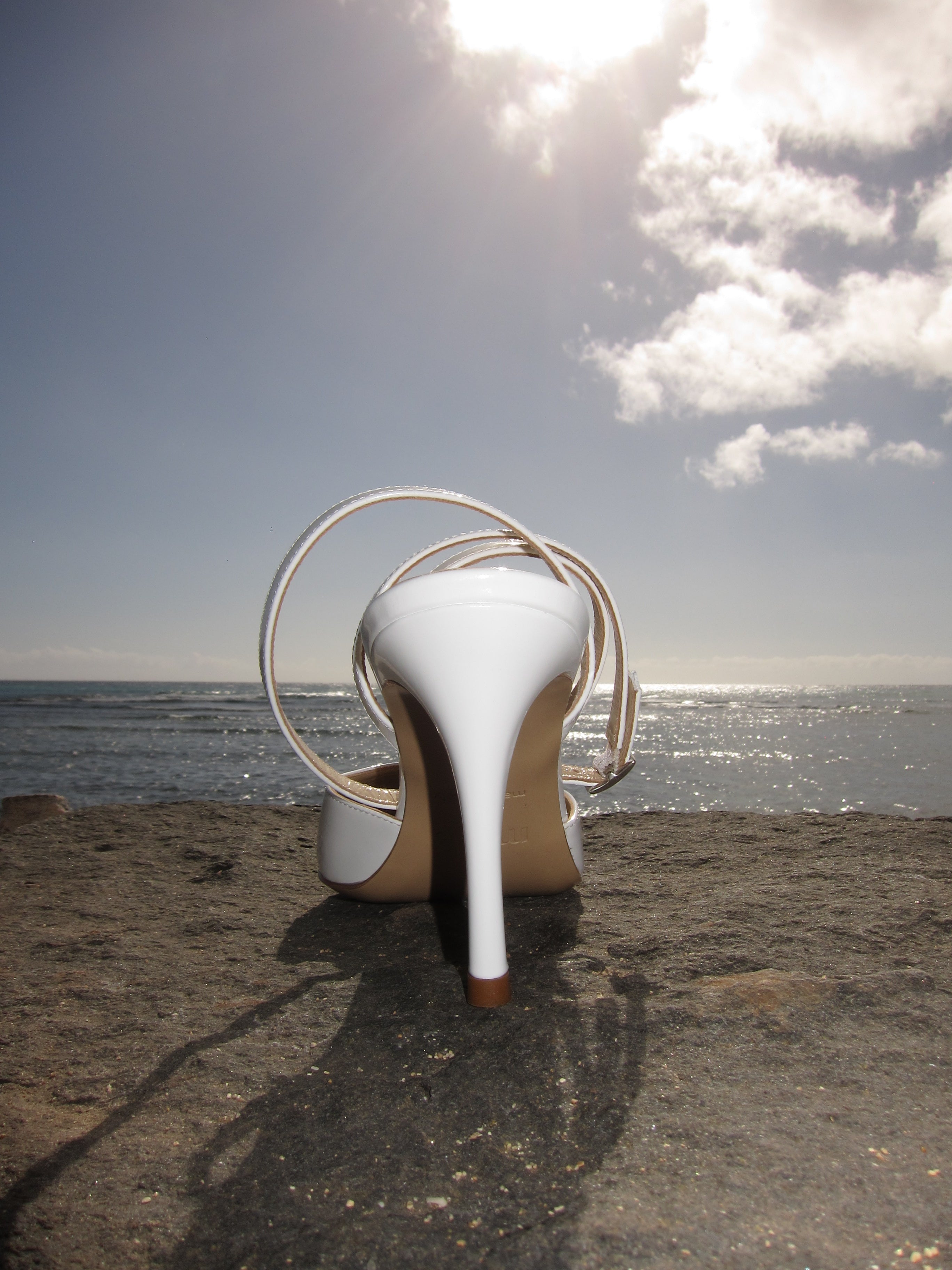 Iris in patent white